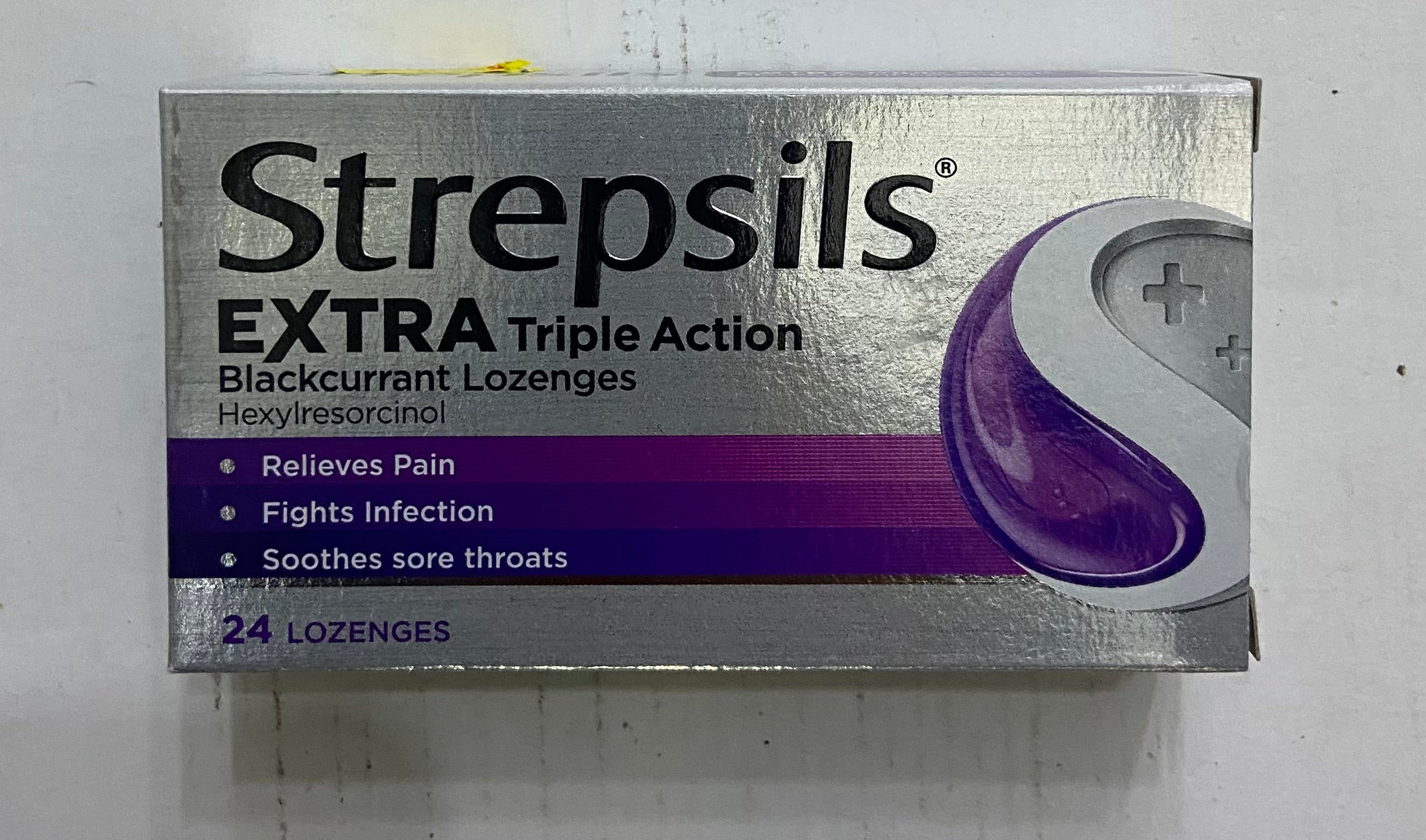 Strepsils Extra Triple Action Blackcurrant Lozenges Fast Relief for Th ...